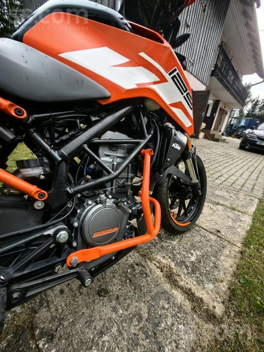 KTM Duke 125 2017 Cēsis, ar dzinēja tilpumu 0.13 L un nobraukumu 0 tūkst. km par 3450 €, foto 4 vietnē AUTOMOTO.COM.LV