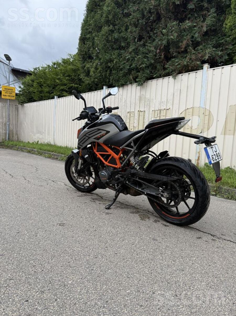 KTM Duke 125 2022 in Riga, with an engine capacity of 0.13 L and mileage of 0 thousand km for 3500 €, photo 4 on AUTOMOTO.COM.LV