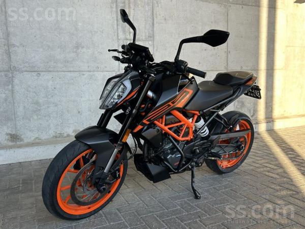 KTM Duke 125 2022 in Valmiera on AUTOMOTO.COM.LV KTM Duke 125 2022 in Valmiera, with an engine capacity of 0.13 L and mileage of 0 thousand km for 2970 €, photo 5 on AUTOMOTO.COM.LV