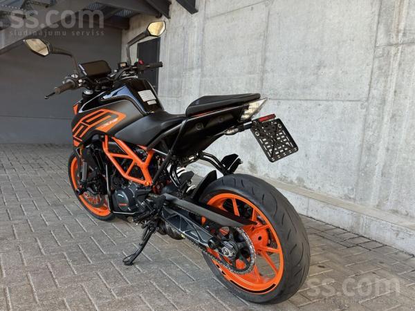 KTM Duke 125 2022 in Valmiera on AUTOMOTO.COM.LV KTM Duke 125 2022 in Valmiera, with an engine capacity of 0.13 L and mileage of 0 thousand km for 2970 €, photo 6 on AUTOMOTO.COM.LV