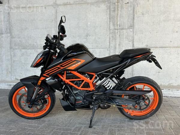 KTM Duke 125 2022 in Valmiera on AUTOMOTO.COM.LV KTM Duke 125 2022 in Valmiera, with an engine capacity of 0.13 L and mileage of 0 thousand km for 2970 €, photo 7 on AUTOMOTO.COM.LV