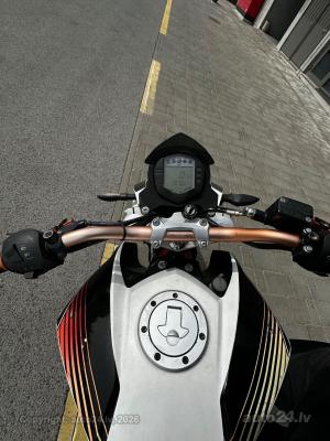Оранжевый КТМ Duke 125 2013 в Таллин, объемом двигателя 0.13 л и пробегом 40 тыс. км за 1650 €, фото 4 на AUTOMOTO.COM.LV