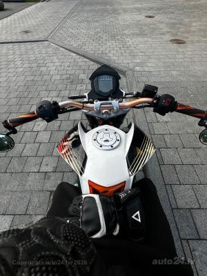 Оранжевый КТМ Duke 125 2013 в Таллин, объемом двигателя 0.13 л и пробегом 40 тыс. км за 1650 €, фото 6 на AUTOMOTO.COM.LV