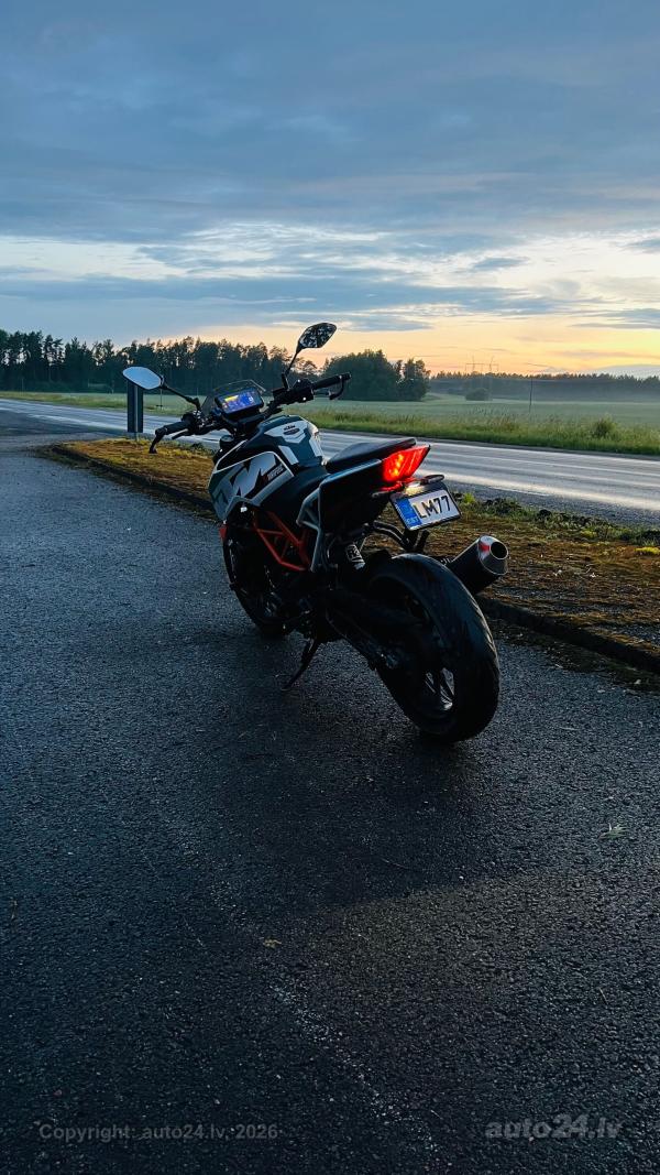 KTM Duke 390 2017 in Rakvere, with an engine capacity of 0.39 L and mileage of 42 thousand km for 2600 €, photo 6 on AUTOMOTO.COM.LV