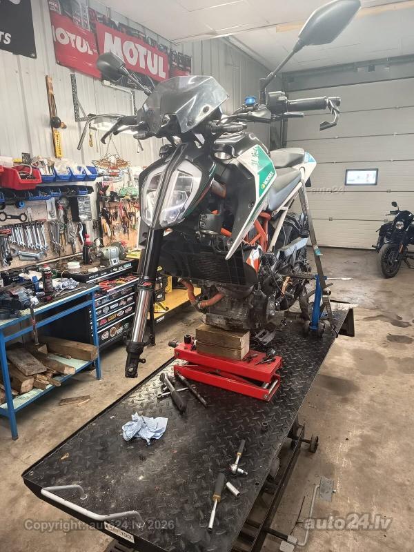 KTM Duke 390 2017 Rakvere, ar dzinēja tilpumu 0.39 L un nobraukumu 0 tūkst. km par 2500 €, foto 8 vietnē AUTOMOTO.COM.LV