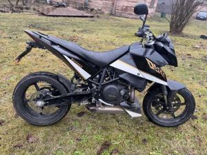 KTM Duke 690 2012 Rīga, ar dzinēja tilpumu 0.65 L un nobraukumu 0 tūkst. km par 2000 €, foto  vietnē AUTOMOTO.COM.LV