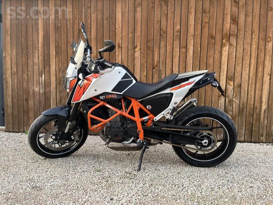 KTM Duke 690 2015 in Bauska, with an engine capacity of 0.69 L and mileage of 0 thousand km for 3900 €, photo 1 on AUTOMOTO.COM.LV