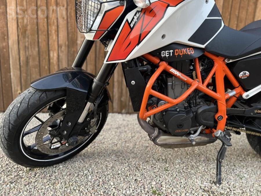 KTM Duke 690 2015 in Bauska, with an engine capacity of 0.69 L and mileage of 0 thousand km for 3900 €, photo 3 on AUTOMOTO.COM.LV