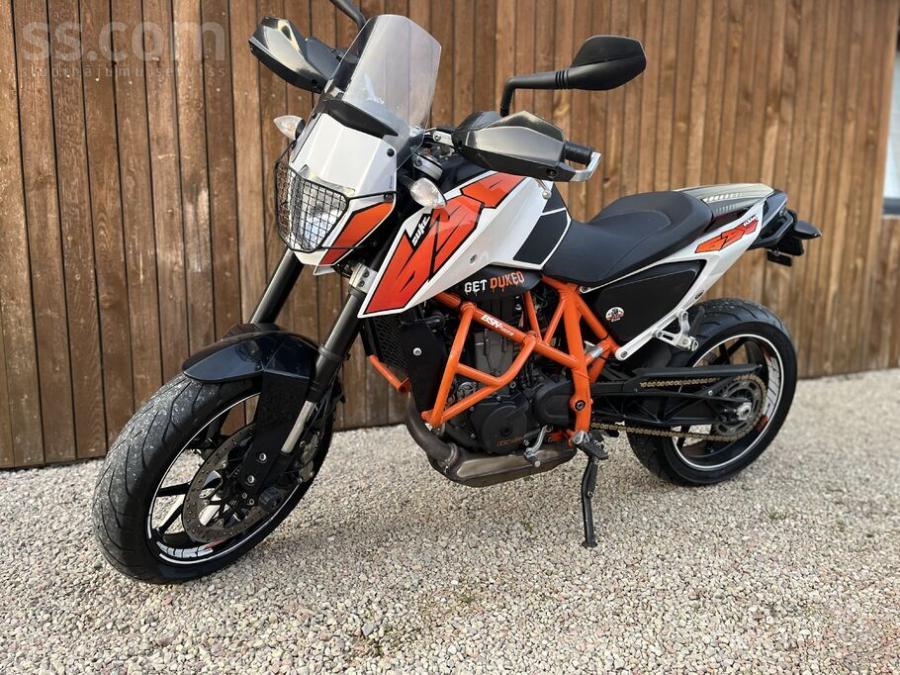 KTM Duke 690 2015 in Bauska, with an engine capacity of 0.69 L and mileage of 0 thousand km for 3900 €, photo 5 on AUTOMOTO.COM.LV