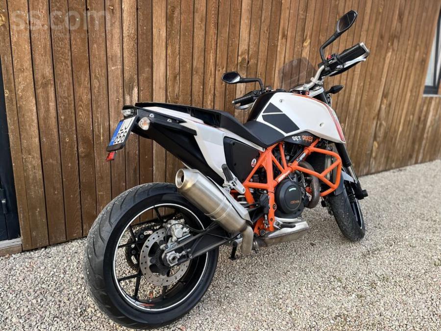 KTM Duke 690 2015 in Bauska, with an engine capacity of 0.69 L and mileage of 0 thousand km for 3900 €, photo 7 on AUTOMOTO.COM.LV