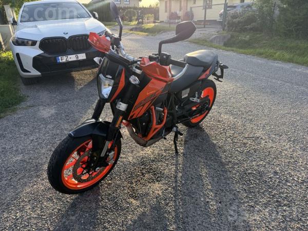 KTM Duke 690 2018 in Saldus, with an engine capacity of 0.69 L and mileage of 0 thousand km for 2500 €, photo 1 on AUTOMOTO.COM.LV