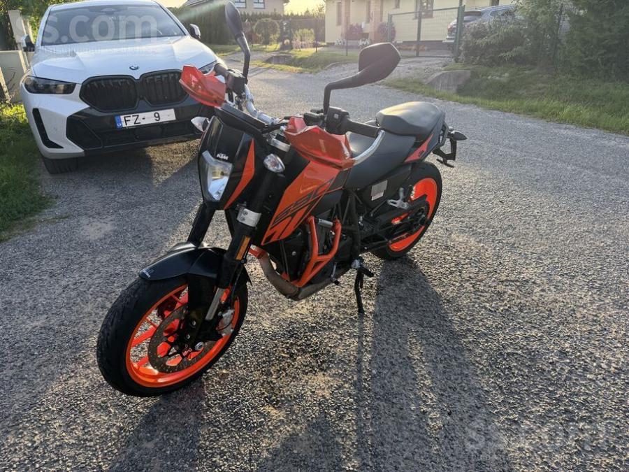 KTM Duke 690 2018 in Saldus, with an engine capacity of 0.69 L and mileage of 0 thousand km for 2500 €, photo 1 on AUTOMOTO.COM.LV