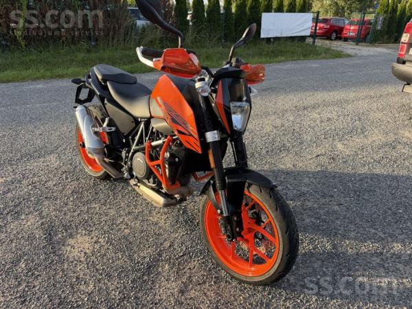KTM Duke 690 2018 in Saldus, with an engine capacity of 0.69 L and mileage of 0 thousand km for 2500 €, photo 2 on AUTOMOTO.COM.LV
