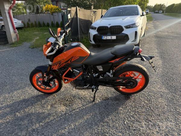 KTM Duke 690 2018 in Saldus, with an engine capacity of 0.69 L and mileage of 0 thousand km for 2500 €, photo 7 on AUTOMOTO.COM.LV