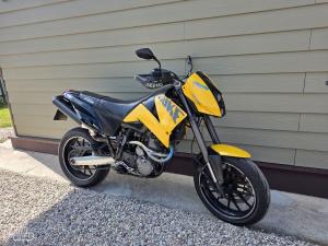 Melns KTM Duke 2004 Pasvalys, ar dzinēja tilpumu 0.64 L un nobraukumu 30 tūkst. km par 1299 €, foto 10 vietnē AUTOMOTO.COM.LV