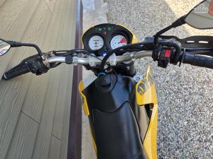 Melns KTM Duke 2004 Pasvalys, ar dzinēja tilpumu 0.64 L un nobraukumu 30 tūkst. km par 1299 €, foto 12 vietnē AUTOMOTO.COM.LV