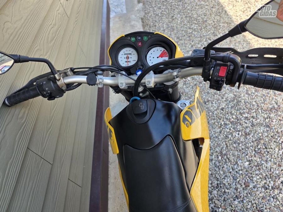 Melns KTM Duke 2004 Pasvalys, ar dzinēja tilpumu 0.64 L un nobraukumu 30 tūkst. km par 1299 €, foto 12 vietnē AUTOMOTO.COM.LV