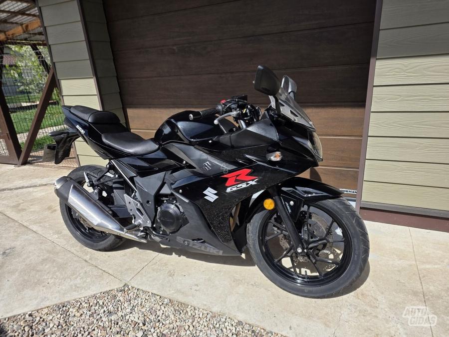 Melns KTM Duke 2004 Pasvalys, ar dzinēja tilpumu 0.64 L un nobraukumu 30 tūkst. km par 1299 €, foto 23 vietnē AUTOMOTO.COM.LV