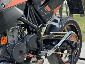 Melns KTM Duke 2010 Kauņa, ar dzinēja tilpumu 0.65 L un nobraukumu 6 tūkst. km par 6500 €, foto 10 vietnē AUTOMOTO.COM.LV