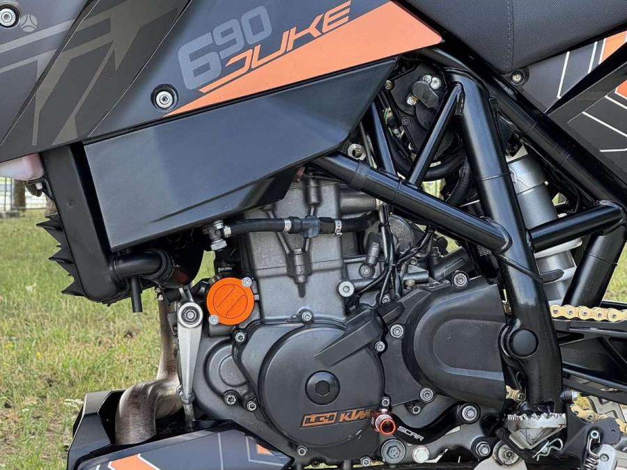 Melns KTM Duke 2010 Kauņa, ar dzinēja tilpumu 0.65 L un nobraukumu 6 tūkst. km par 6500 €, foto 11 vietnē AUTOMOTO.COM.LV