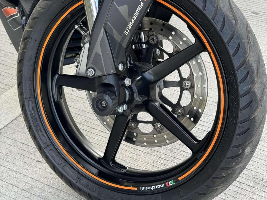 Melns KTM Duke 2010 Kauņa, ar dzinēja tilpumu 0.65 L un nobraukumu 6 tūkst. km par 6500 €, foto 14 vietnē AUTOMOTO.COM.LV