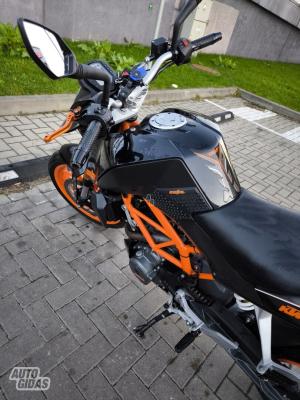 Black KTM Duke 2012 in Vilnius, with an engine capacity of 0.13 L and mileage of 0 thousand km for 3150 €, photo 3 on AUTOMOTO.COM.LV