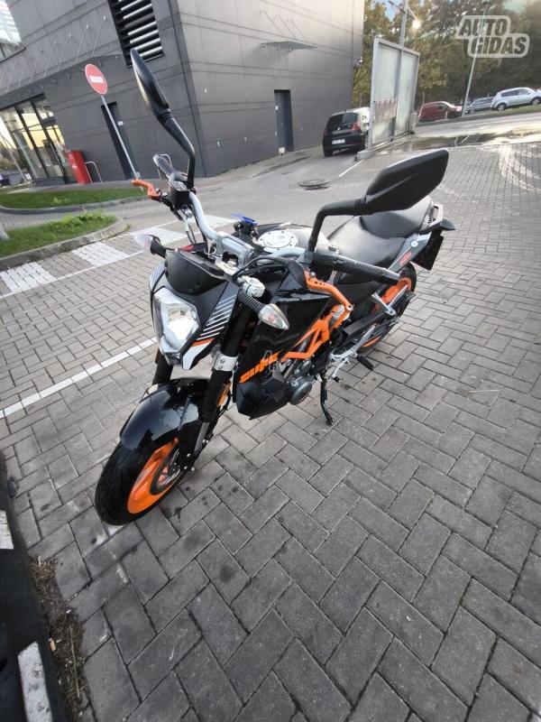 Black KTM Duke 2012 in Vilnius, with an engine capacity of 0.13 L and mileage of 0 thousand km for 3150 €, photo 5 on AUTOMOTO.COM.LV