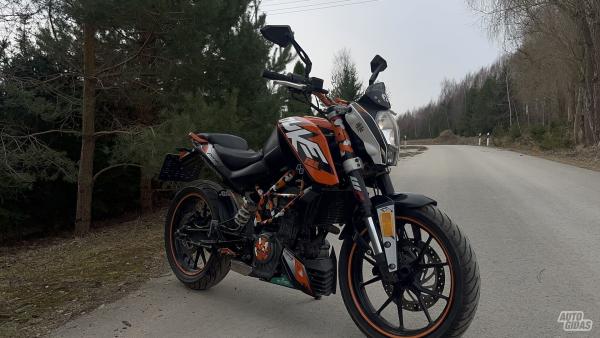 Melns KTM Duke 2013 Kelmė, ar dzinēja tilpumu 0.13 L un nobraukumu 44 tūkst. km par 1700 €, foto 2 vietnē AUTOMOTO.COM.LV