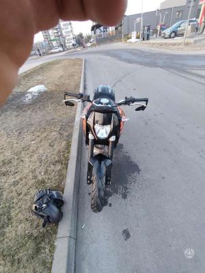 Melns KTM Duke 2013 Viļņa, ar dzinēja tilpumu 0.69 L un nobraukumu 20 tūkst. km par 3400 €, foto 4 vietnē AUTOMOTO.COM.LV