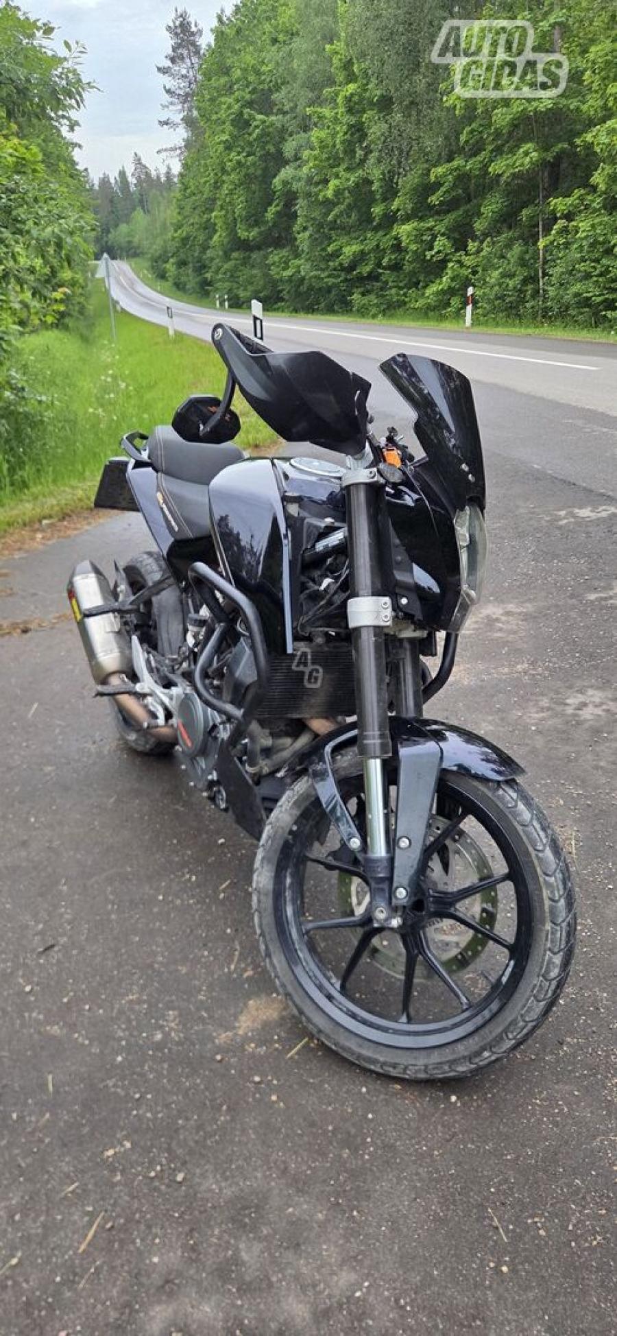 Black KTM Duke 2014 in Zarasai, with an engine capacity of 0.00 L and mileage of 44 thousand km for 3500 €, photo 3 on AUTOMOTO.COM.LV