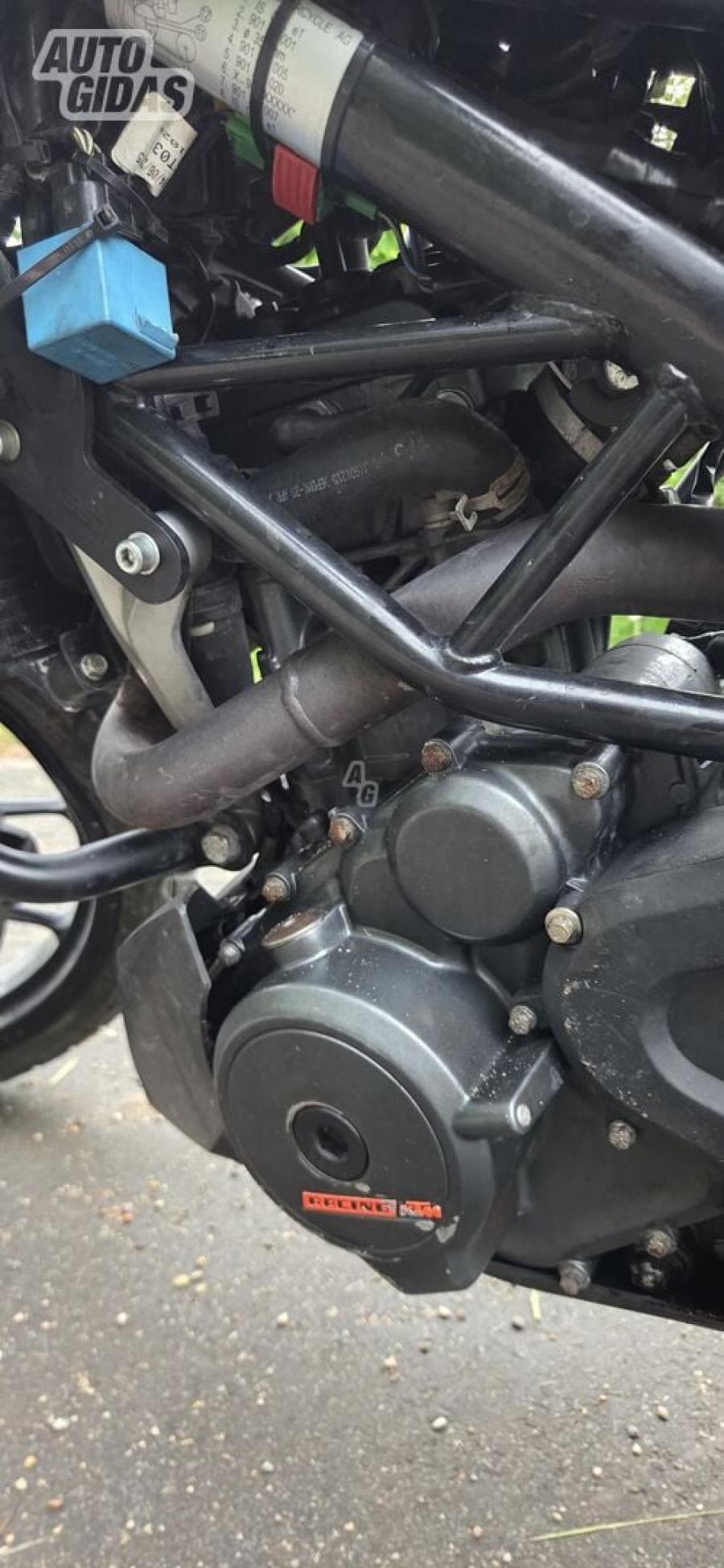 Black KTM Duke 2014 in Zarasai, with an engine capacity of 0.00 L and mileage of 44 thousand km for 3500 €, photo 11 on AUTOMOTO.COM.LV
