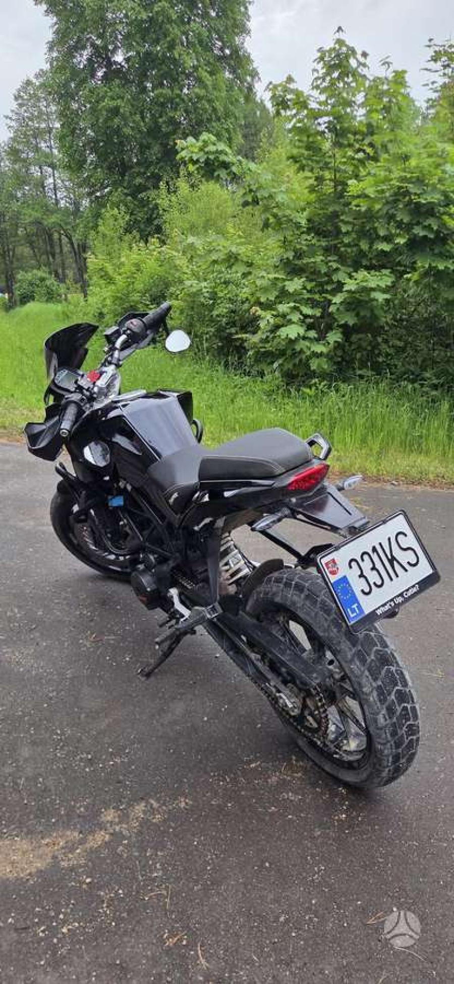 Black KTM Duke 2014 in Utena, with an engine capacity of 0.13 L and mileage of 22 thousand km for 3300 €, photo 5 on AUTOMOTO.COM.LV