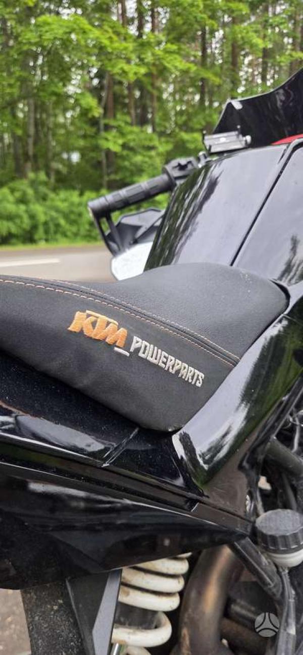 Black KTM Duke 2014 in Utena, with an engine capacity of 0.13 L and mileage of 22 thousand km for 3300 €, photo 6 on AUTOMOTO.COM.LV