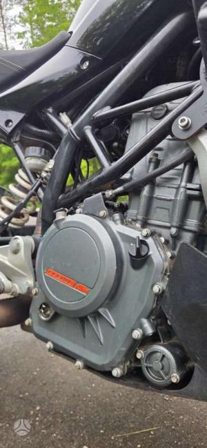 Black KTM Duke 2014 in Utena, with an engine capacity of 0.13 L and mileage of 22 thousand km for 3300 €, photo 9 on AUTOMOTO.COM.LV