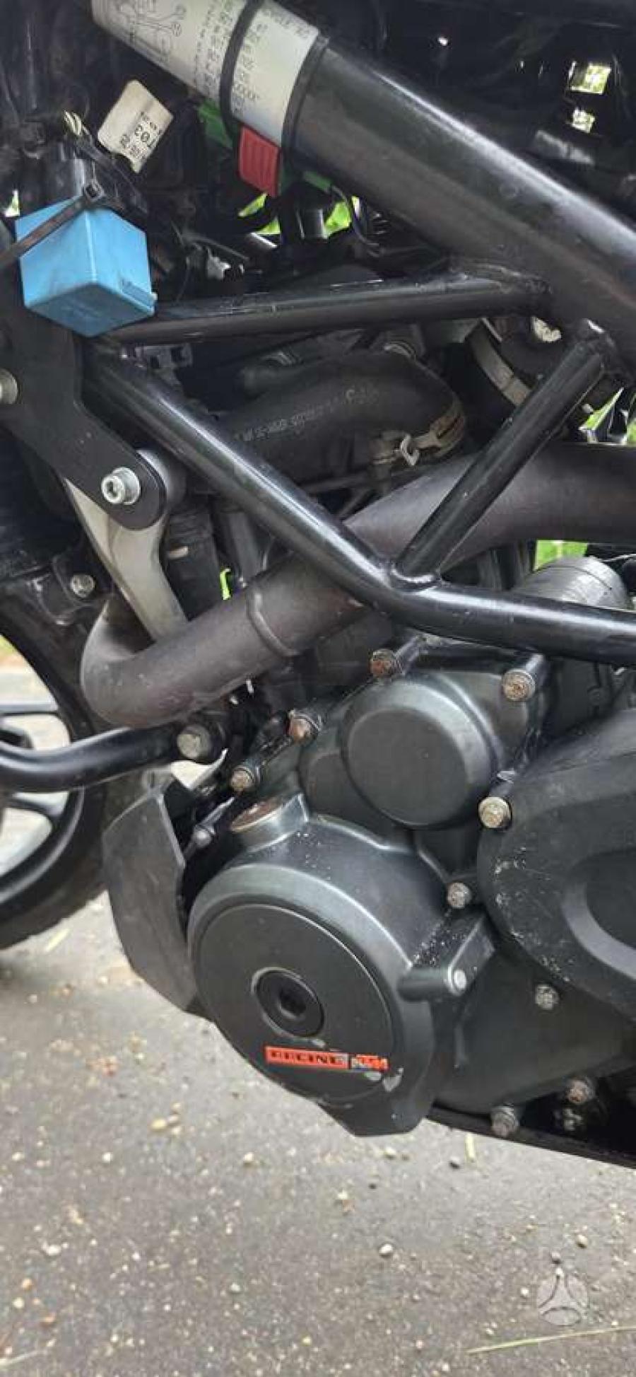 Black KTM Duke 2014 in Utena, with an engine capacity of 0.13 L and mileage of 22 thousand km for 3300 €, photo 11 on AUTOMOTO.COM.LV