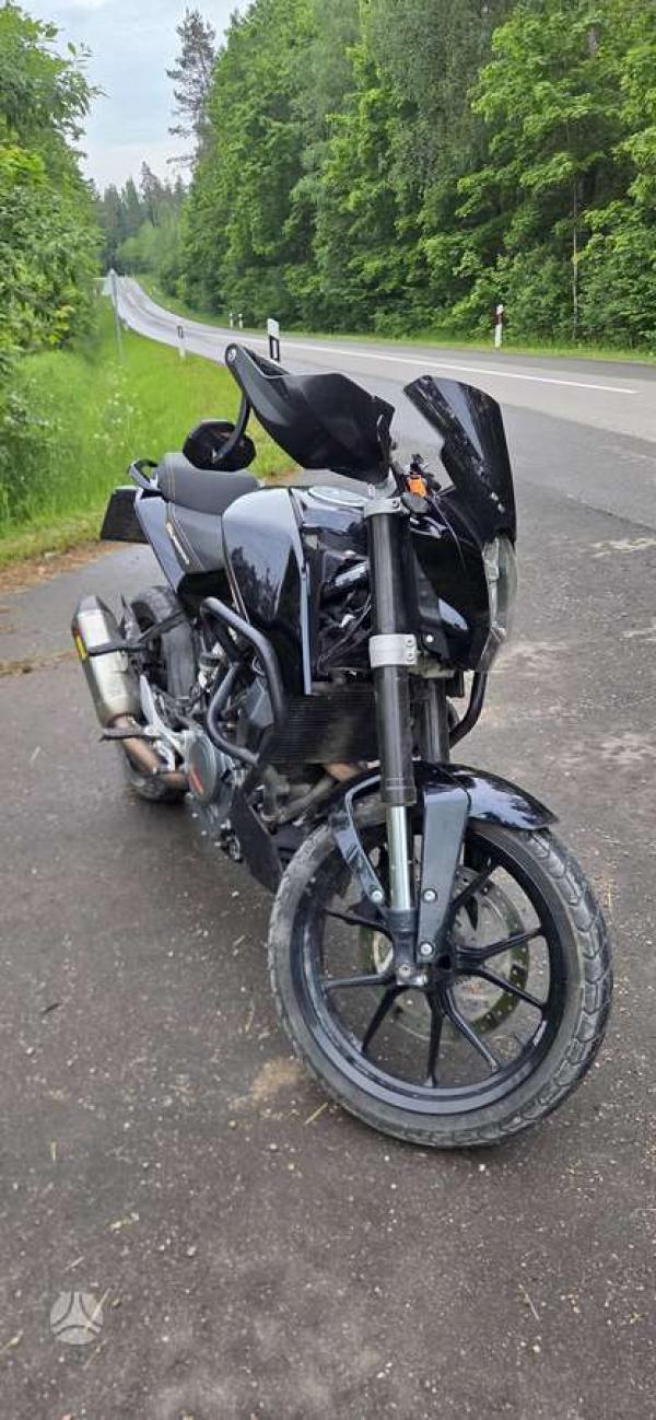 Melns KTM Duke 2014 Utena, ar dzinēja tilpumu 0.13 L un nobraukumu 22 tūkst. km par 3300 €, foto 2 vietnē AUTOMOTO.COM.LV