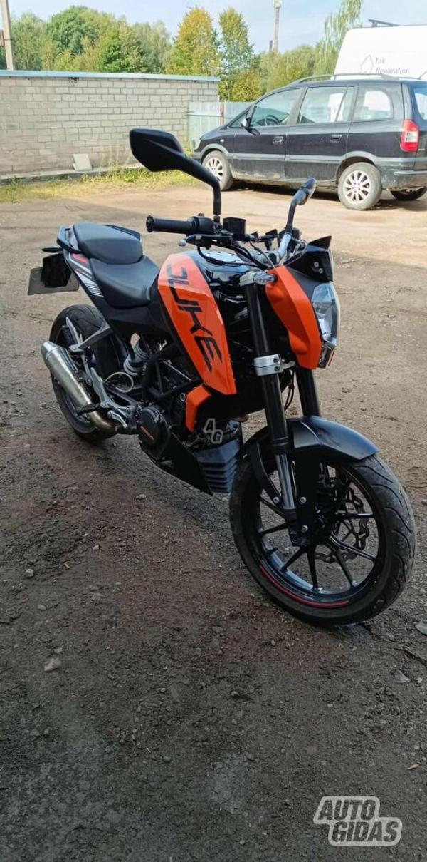 Black KTM Duke 2014 in Raseiniai, with an engine capacity of 0.13 L and mileage of 31 thousand km for 1800 €, photo 2 on AUTOMOTO.COM.LV