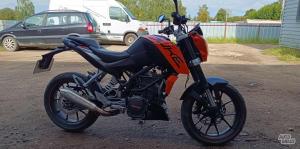 Black KTM Duke 2014 in Raseiniai, with an engine capacity of 0.13 L and mileage of 31 thousand km for 1800 €, photo 5 on AUTOMOTO.COM.LV