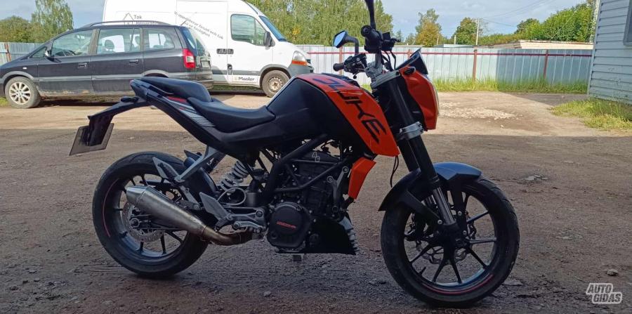 Black KTM Duke 2014 in Raseiniai, with an engine capacity of 0.13 L and mileage of 31 thousand km for 1800 €, photo 5 on AUTOMOTO.COM.LV