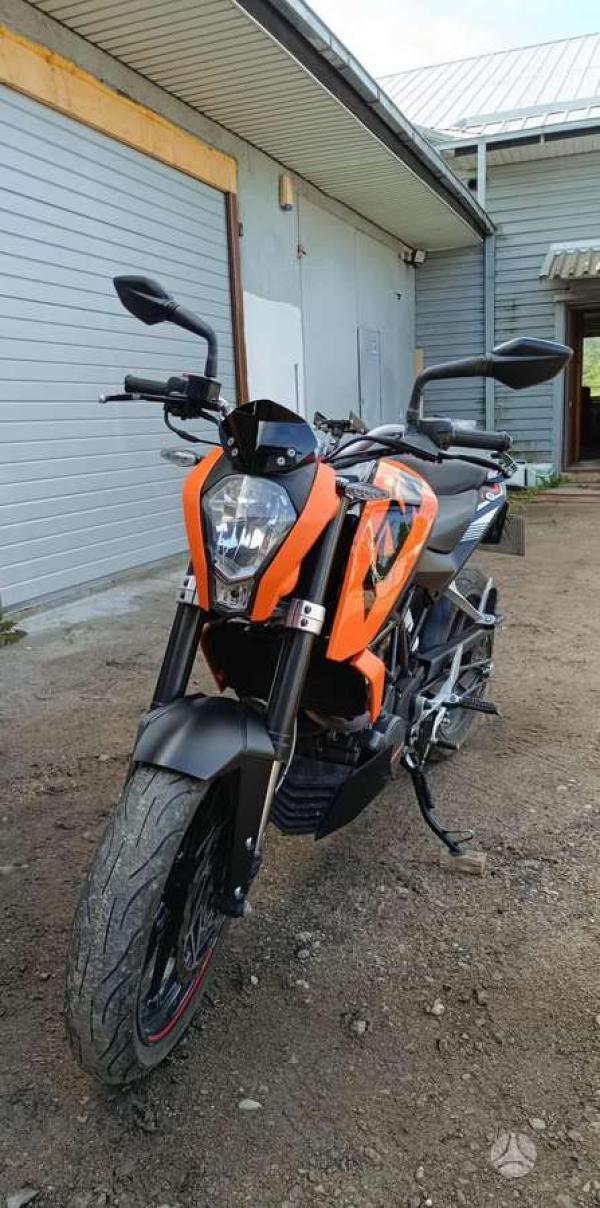 Black KTM Duke 2014 in Raseiniai, with an engine capacity of 0.13 L and mileage of 31 thousand km for 1700 €, photo 5 on AUTOMOTO.COM.LV