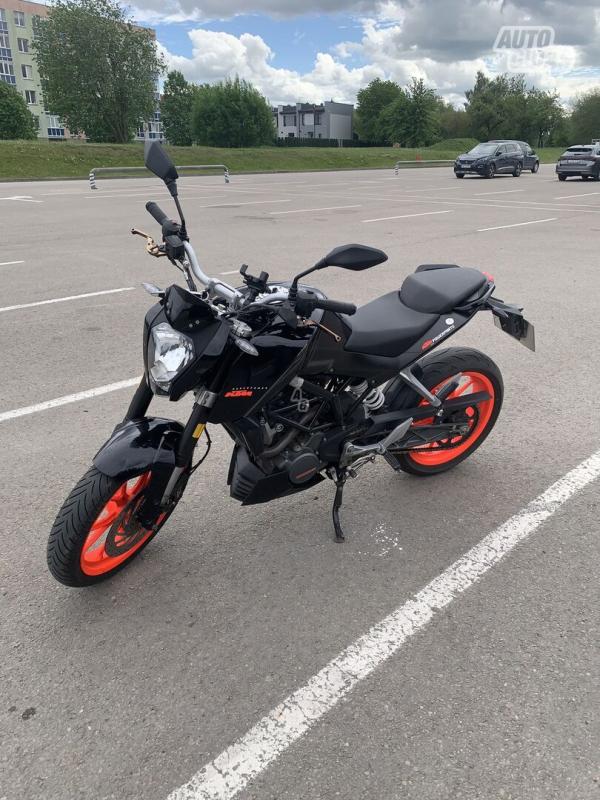 Melns KTM Duke 2015 Šauļi, ar dzinēja tilpumu 0.13 L un nobraukumu 14 tūkst. km par 2050 €, foto 1 vietnē AUTOMOTO.COM.LV