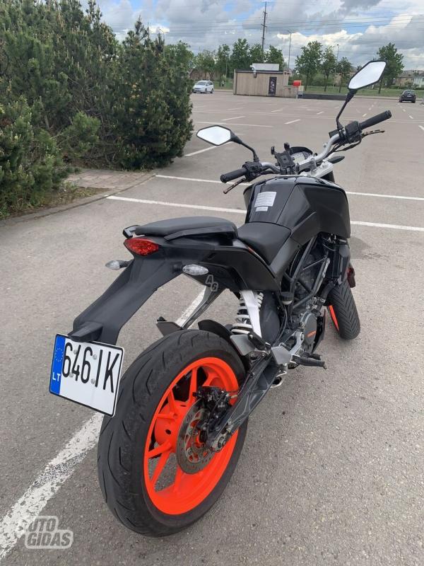 Melns KTM Duke 2015 Šauļi, ar dzinēja tilpumu 0.13 L un nobraukumu 14 tūkst. km par 2050 €, foto 4 vietnē AUTOMOTO.COM.LV