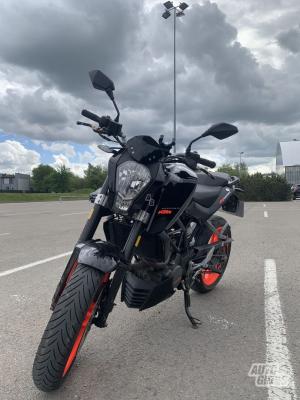 Melns KTM Duke 2015 Šauļi, ar dzinēja tilpumu 0.13 L un nobraukumu 14 tūkst. km par 2050 €, foto 6 vietnē AUTOMOTO.COM.LV