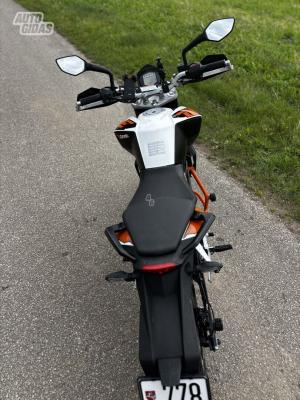 Melns KTM Duke 2015 Radviliškis, ar dzinēja tilpumu 0.13 L un nobraukumu 0 tūkst. km par 2200 €, foto 9 vietnē AUTOMOTO.COM.LV