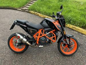 Melns KTM Duke 2018 Viļņa, ar dzinēja tilpumu 0.69 L un nobraukumu 8 tūkst. km par 4500 €, foto  vietnē AUTOMOTO.COM.LV
