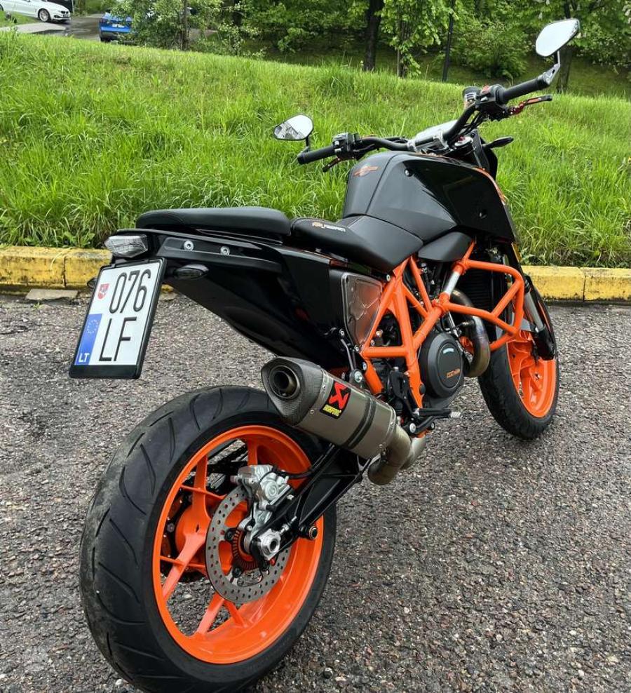 Melns KTM Duke 2018 Viļņa, ar dzinēja tilpumu 0.69 L un nobraukumu 8 tūkst. km par 4500 €, foto 5 vietnē AUTOMOTO.COM.LV