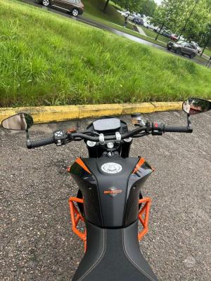 Melns KTM Duke 2018 Viļņa, ar dzinēja tilpumu 0.69 L un nobraukumu 8 tūkst. km par 4500 €, foto 15 vietnē AUTOMOTO.COM.LV