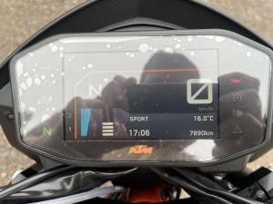 Melns KTM Duke 2018 Viļņa, ar dzinēja tilpumu 0.69 L un nobraukumu 8 tūkst. km par 4500 €, foto 21 vietnē AUTOMOTO.COM.LV