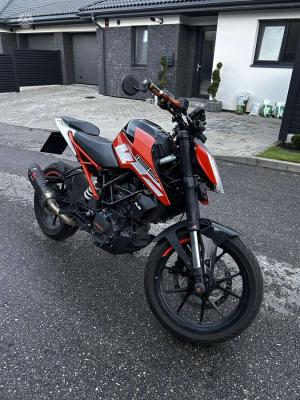 Black KTM Duke 2018 in Vilnius, with an engine capacity of 0.13 L and mileage of 44 thousand km for 2100 €, photo 4 on AUTOMOTO.COM.LV