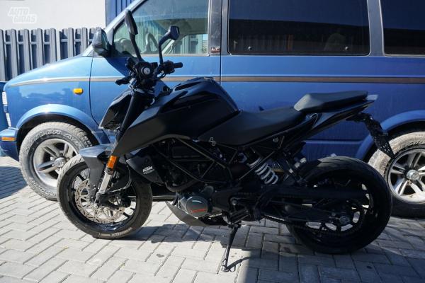 Melns KTM Duke 2019 Viļņa, ar dzinēja tilpumu 0.13 L un nobraukumu 20 tūkst. km par 2799 €, foto 1 vietnē AUTOMOTO.COM.LV